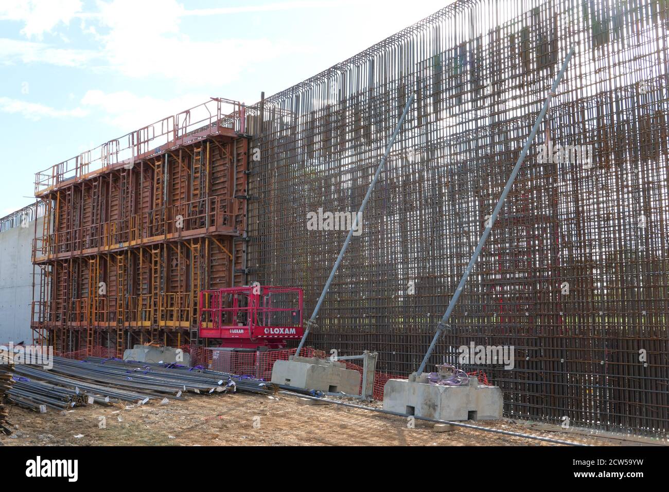 Bridge foundation hi-res stock photography and images - Alamy