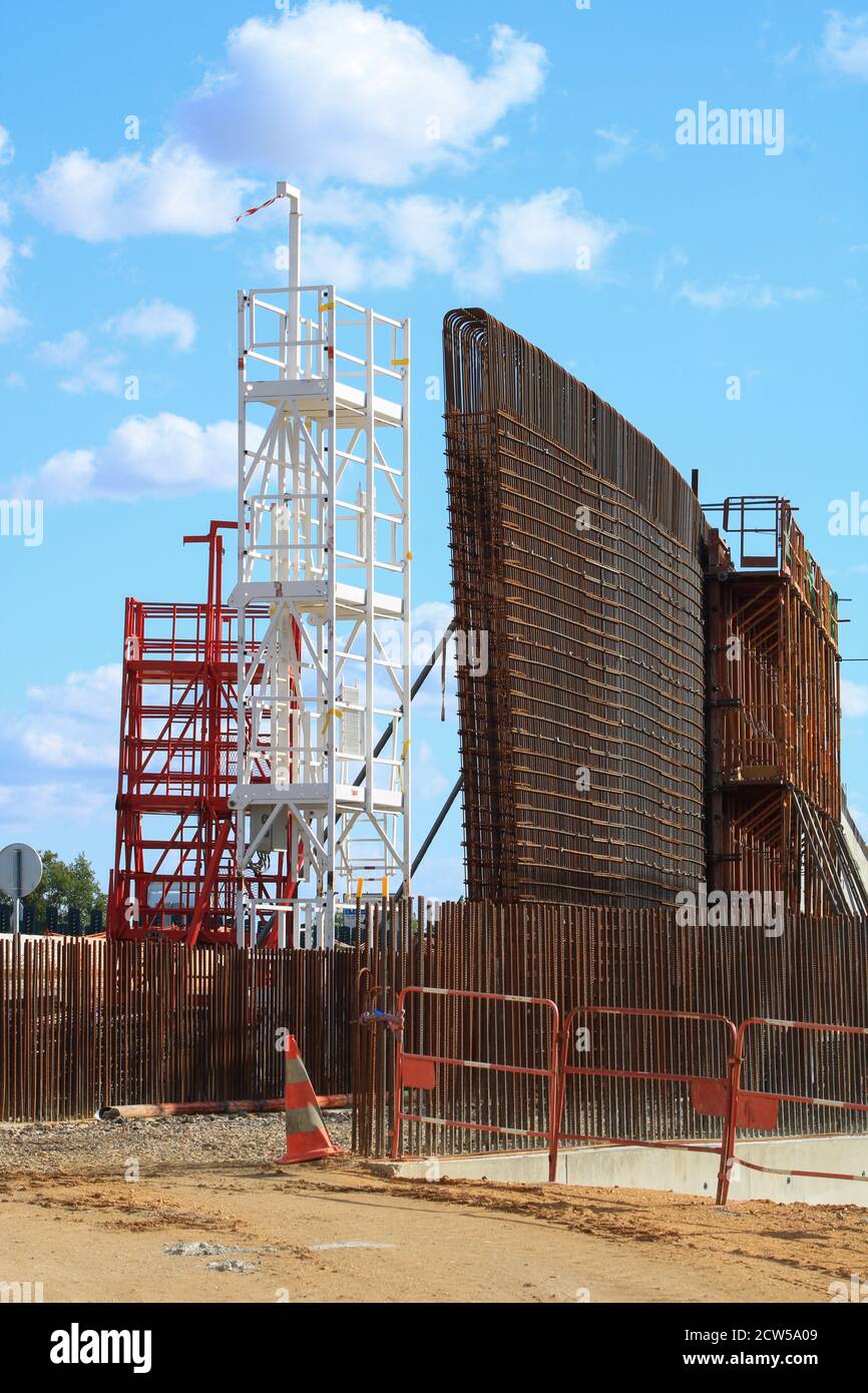 Bridge foundation hi-res stock photography and images - Alamy