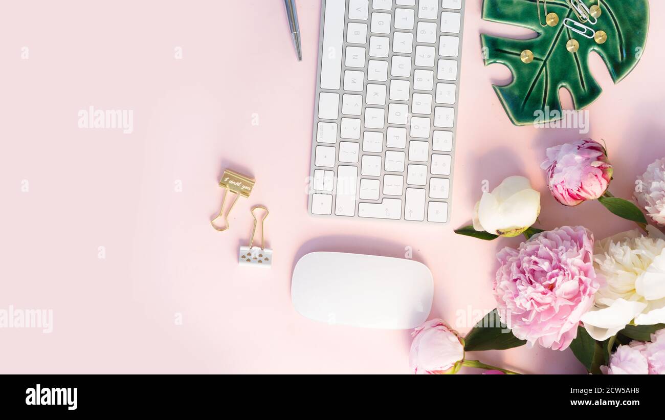 Top view home office workspace Stock Photo - Alamy