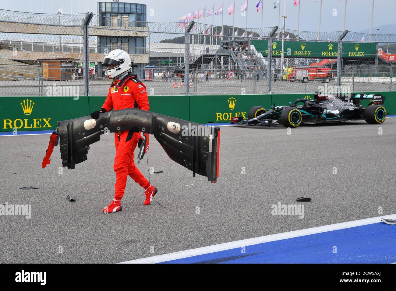 Lewis hamilton crash hi-res stock photography and images - Alamy
