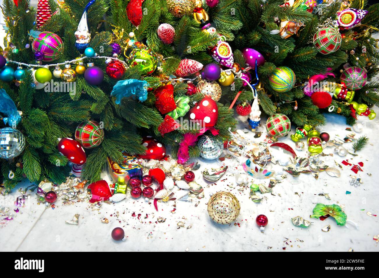 Christmas tree with broken decoration ornaments Stock Photo - Alamy