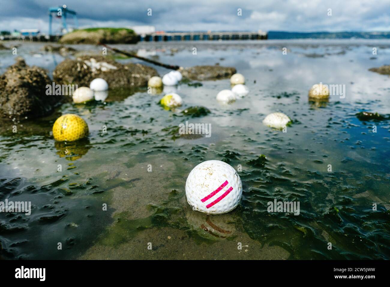 Plastic beach balls hi-res stock photography and images - Alamy