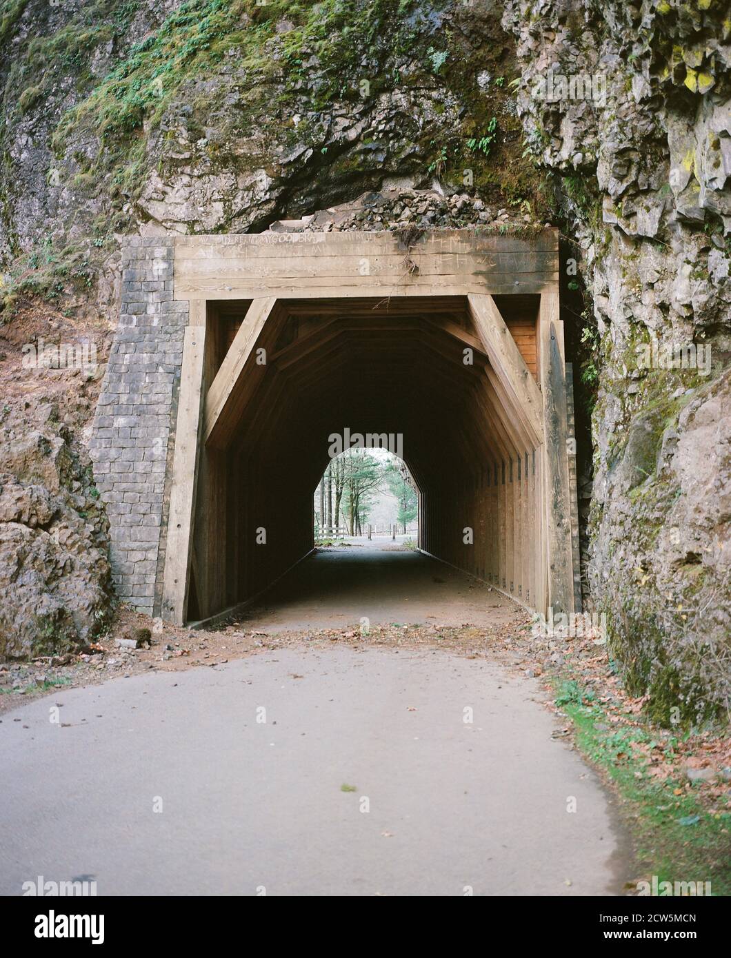 Oneonta gorge tunnel hi-res stock photography and images - Alamy
