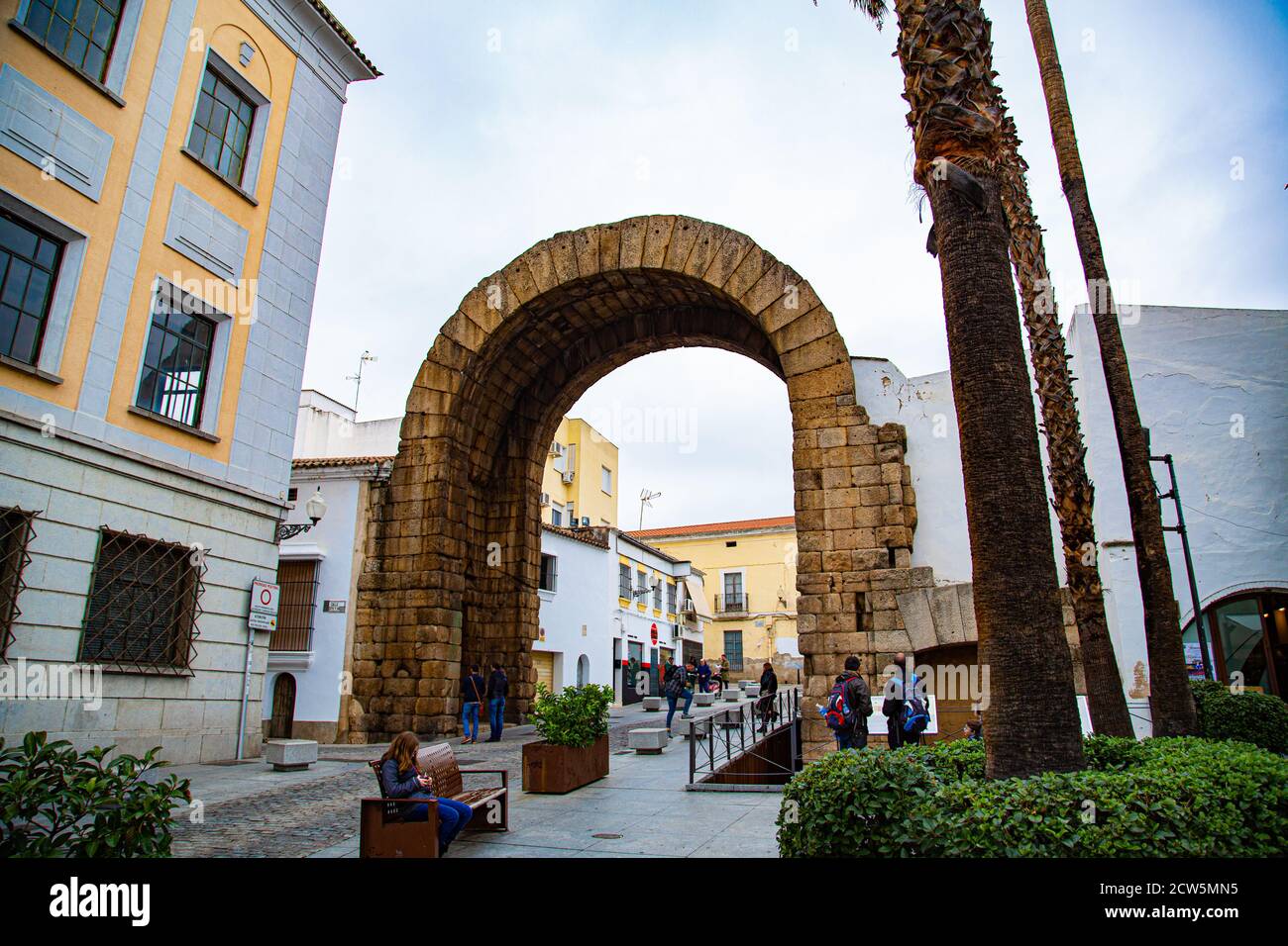 Stone arch entrance to ancient Roman city Stock Photo - Alamy