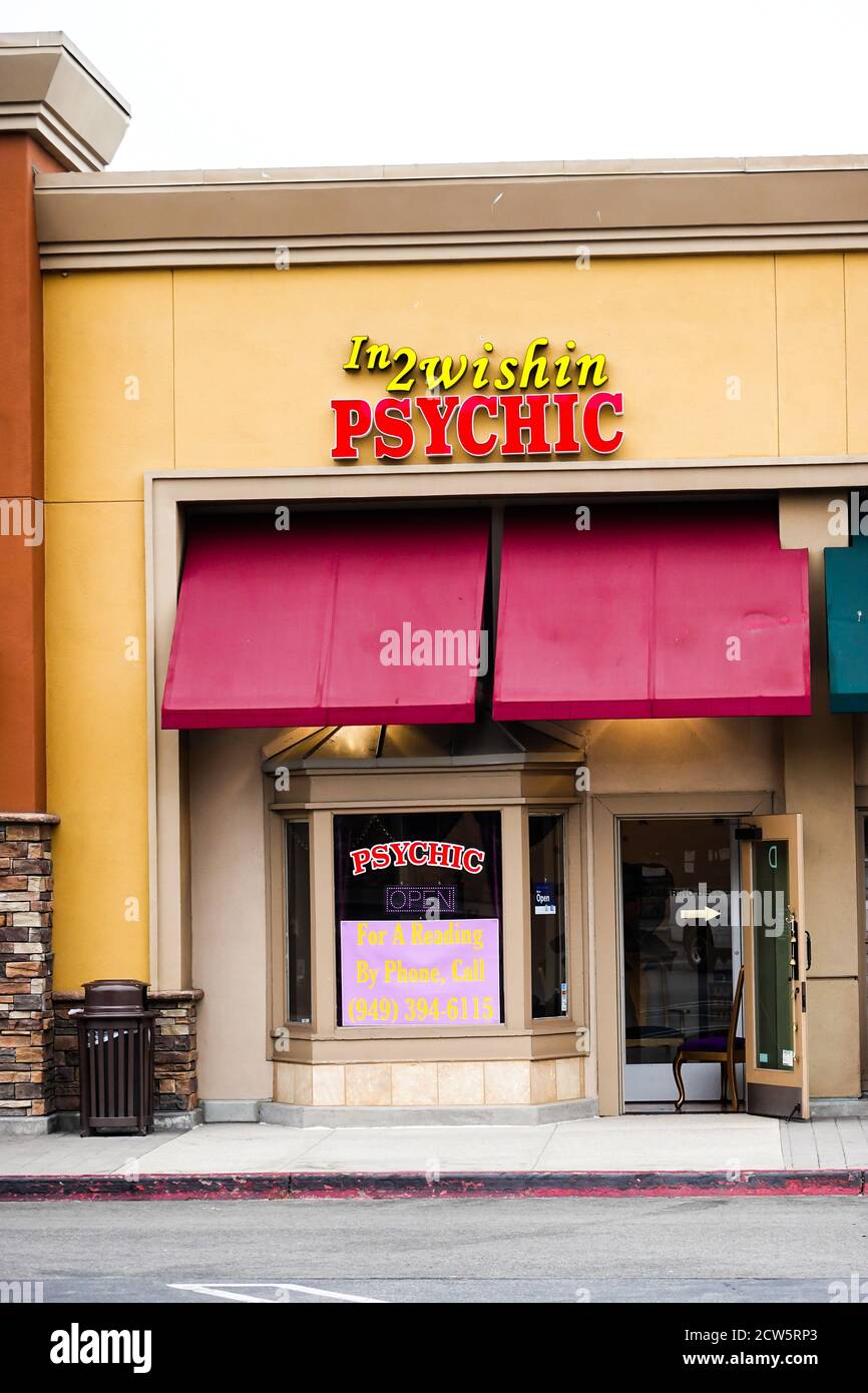 Tarot readings hi-res stock photography and images - Alamy