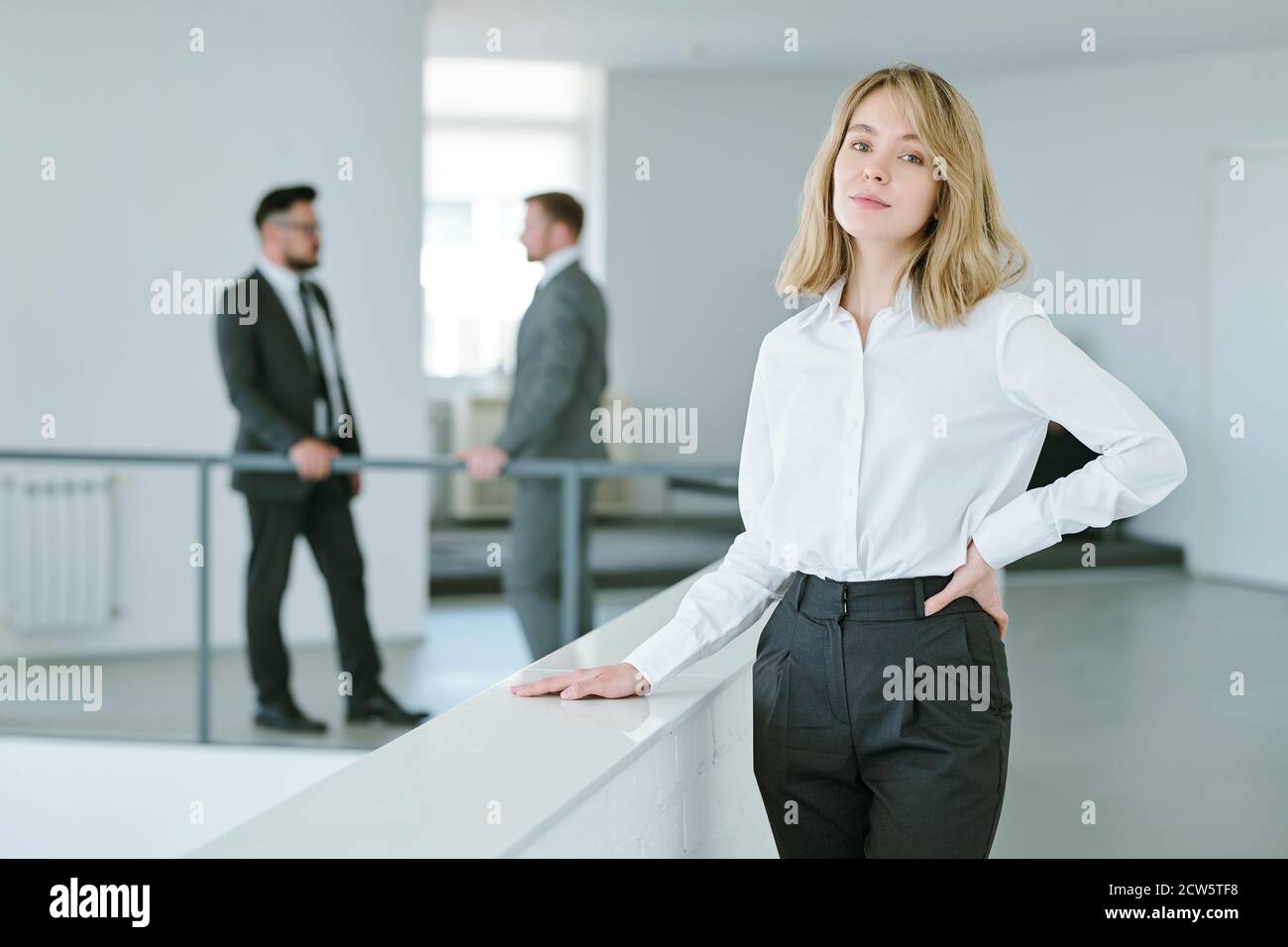 Hand on waist hi-res stock photography and images - Alamy