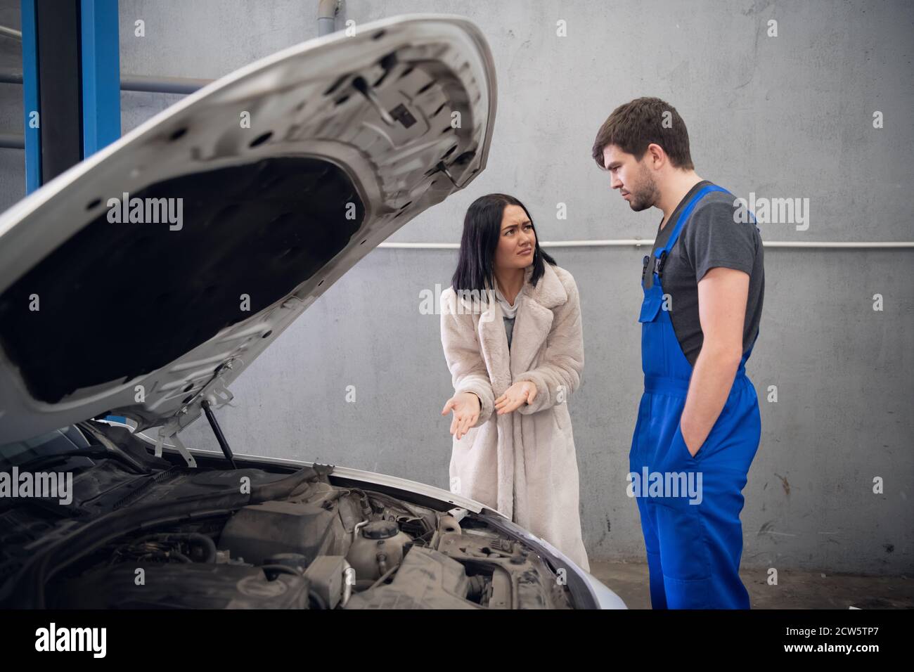 Bad car repair hi-res stock photography and images - Alamy
