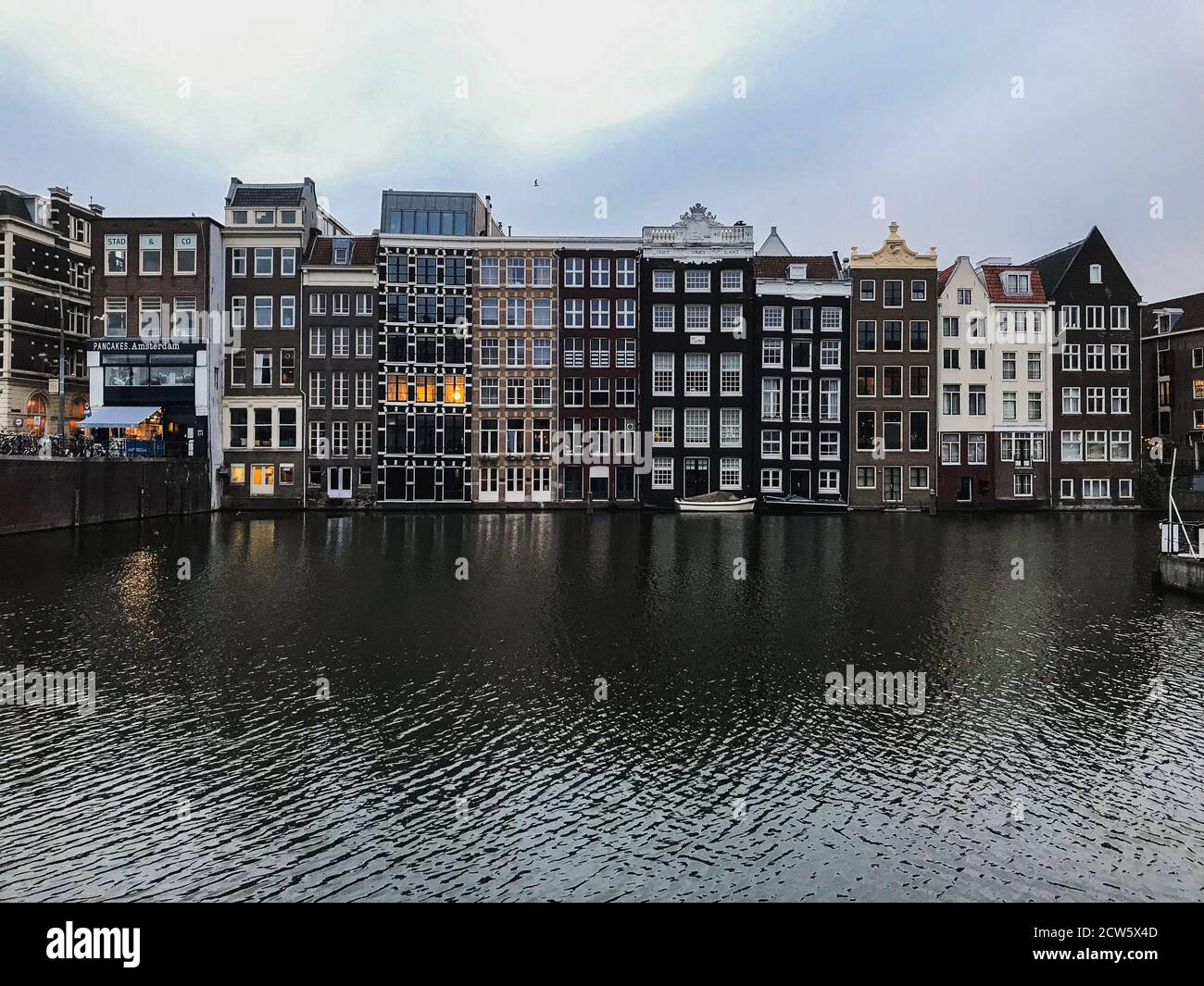 Row traditional dutch buildings hi-res stock photography and images - Alamy