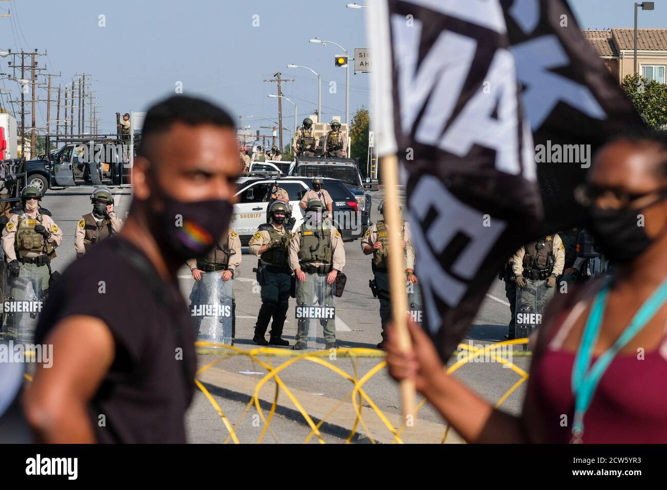 Los angeles county sheriffs deputies hi-res stock photography and ...