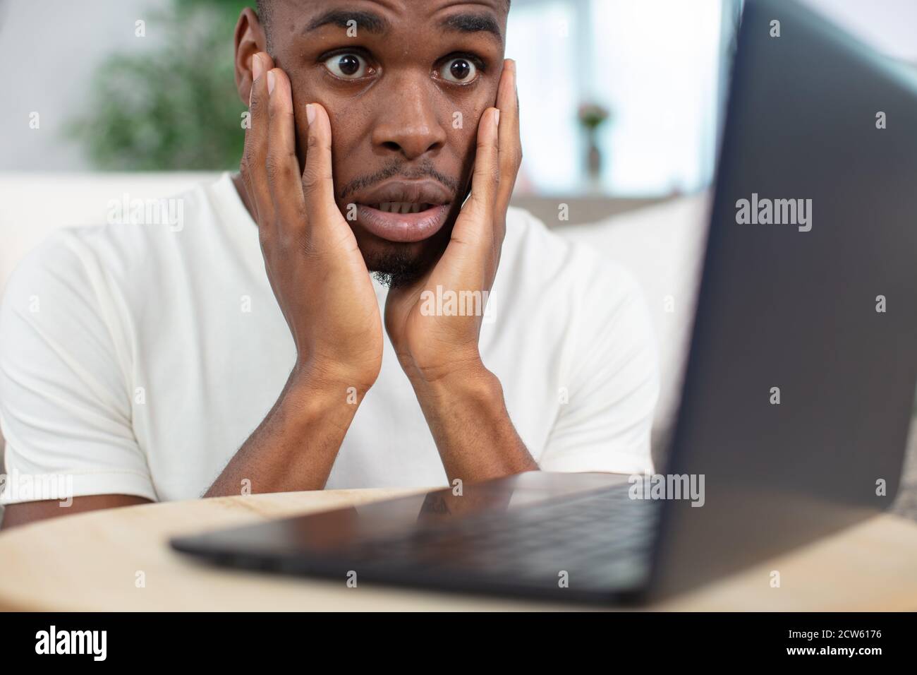 Depressed face loser young hi-res stock photography and images - Alamy