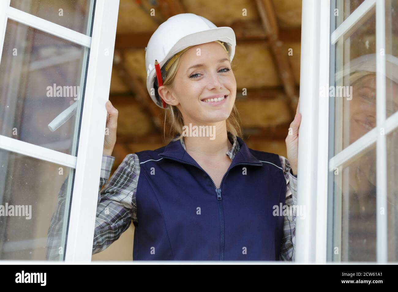 Female construction crew hi-res stock photography and images - Alamy