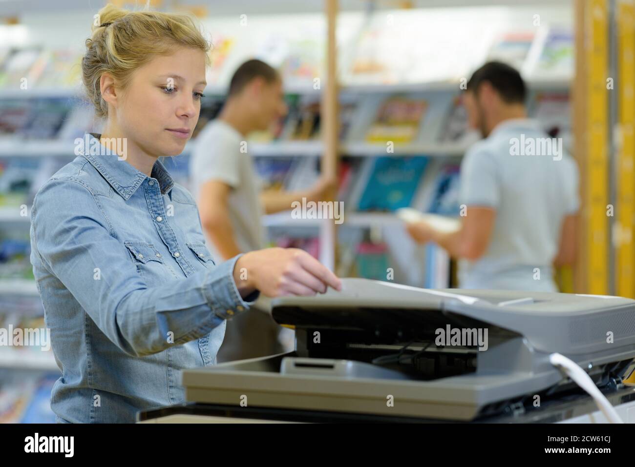 Woman photocopy machine hi-res stock photography and images - Alamy