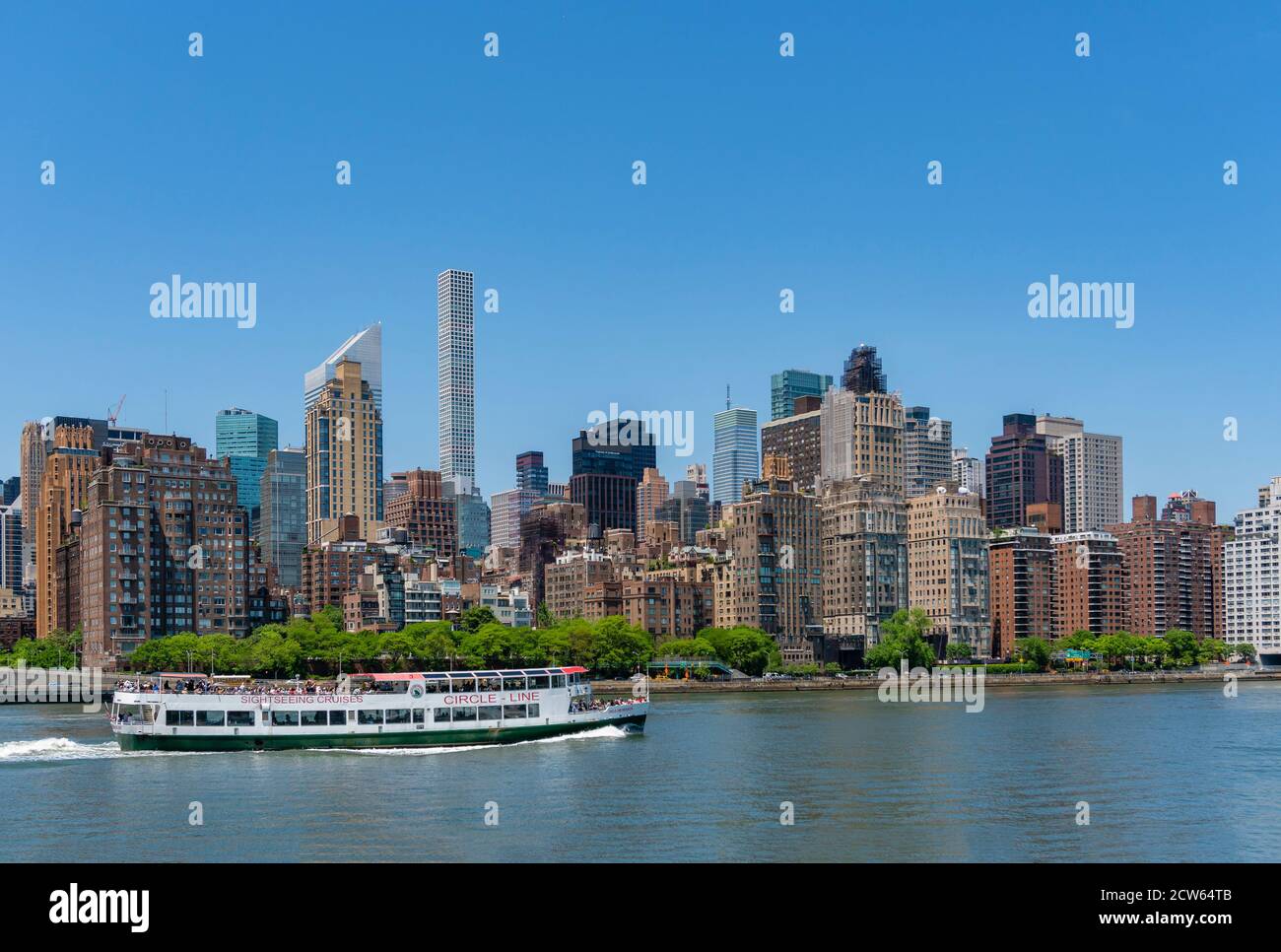 Office buildings in midtown manhattan hi-res stock photography and ...