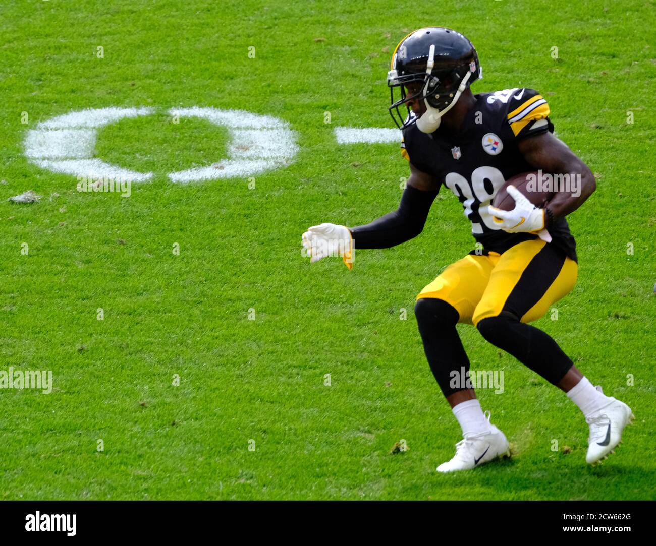 Pittsburgh, PA, USA. 27th Sep, 2020. Mike Hilton #28 during the ...