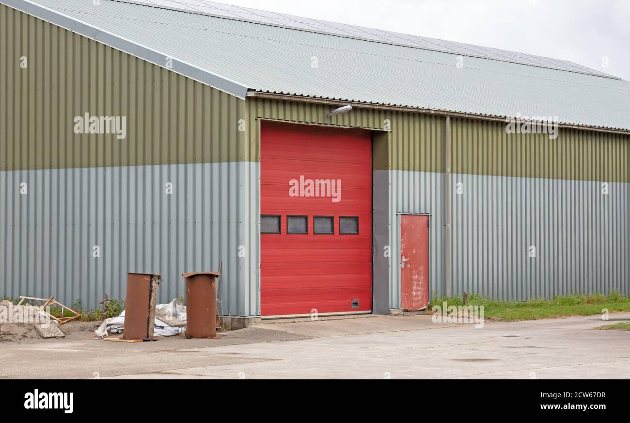 Very large shed hi-res stock photography and images - Alamy
