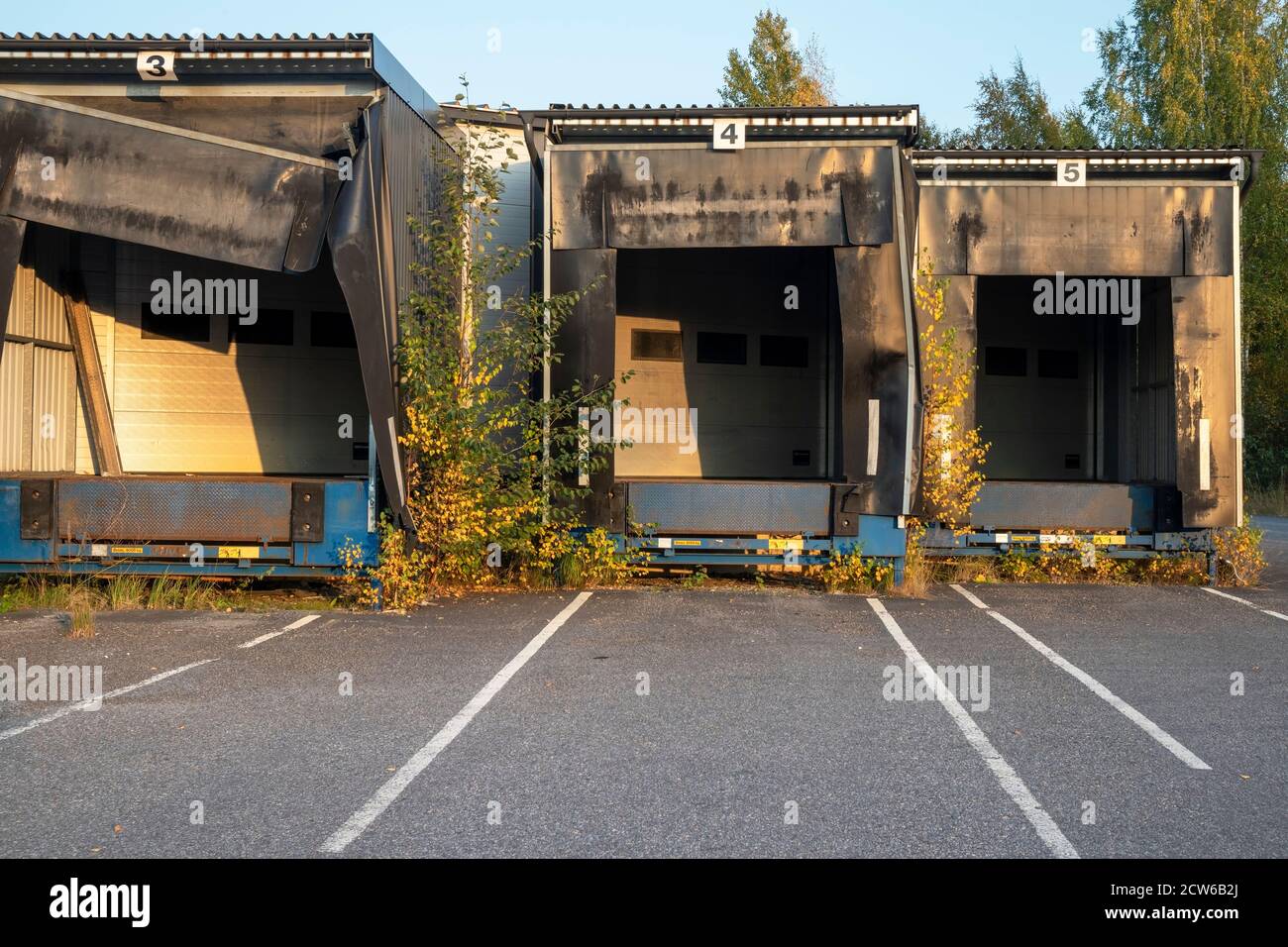 Truck terminal hi-res stock photography and images - Alamy