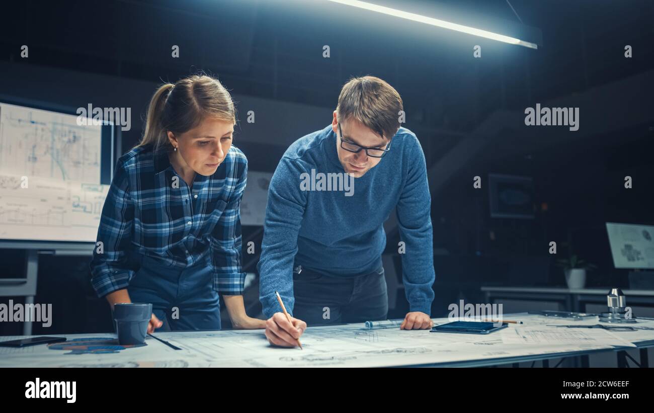 Engineers working with cad design hi-res stock photography and images - Alamy