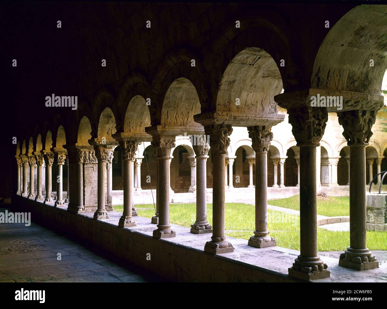 CLAUSTRO ROMANICO DE LA CATEDRAL DE GERONA - SIGLO XII. Location ...