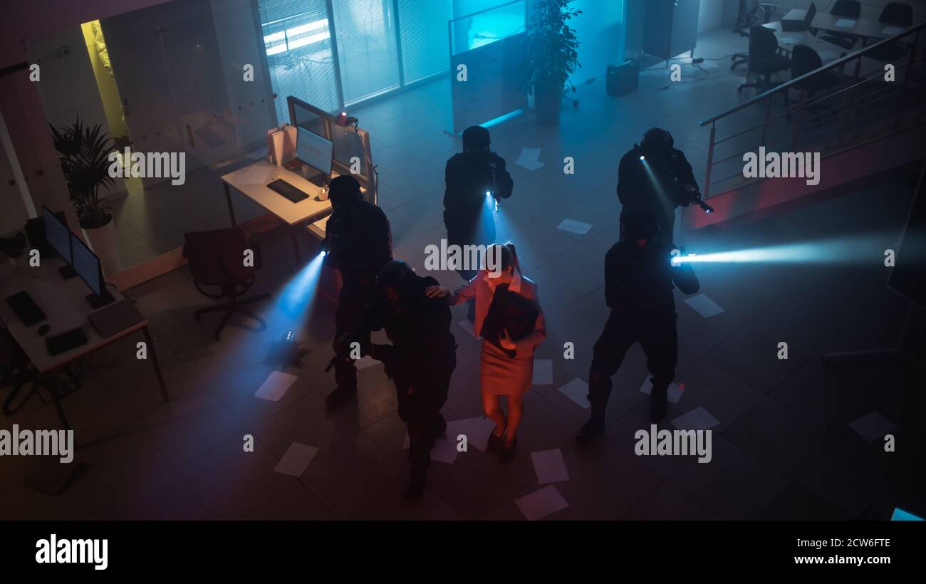 Female soldier with gun hi-res stock photography and images - Alamy