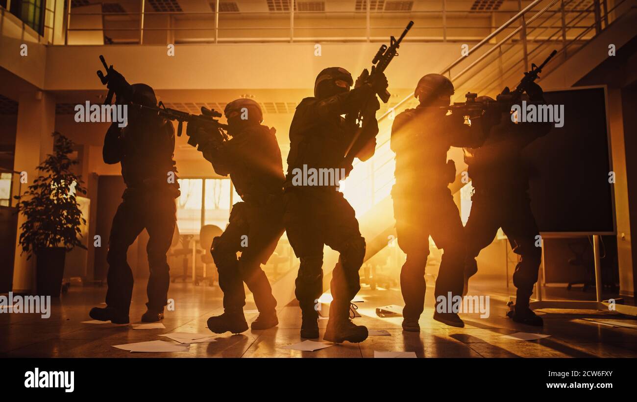 Tactical firearms unit hi-res stock photography and images - Alamy