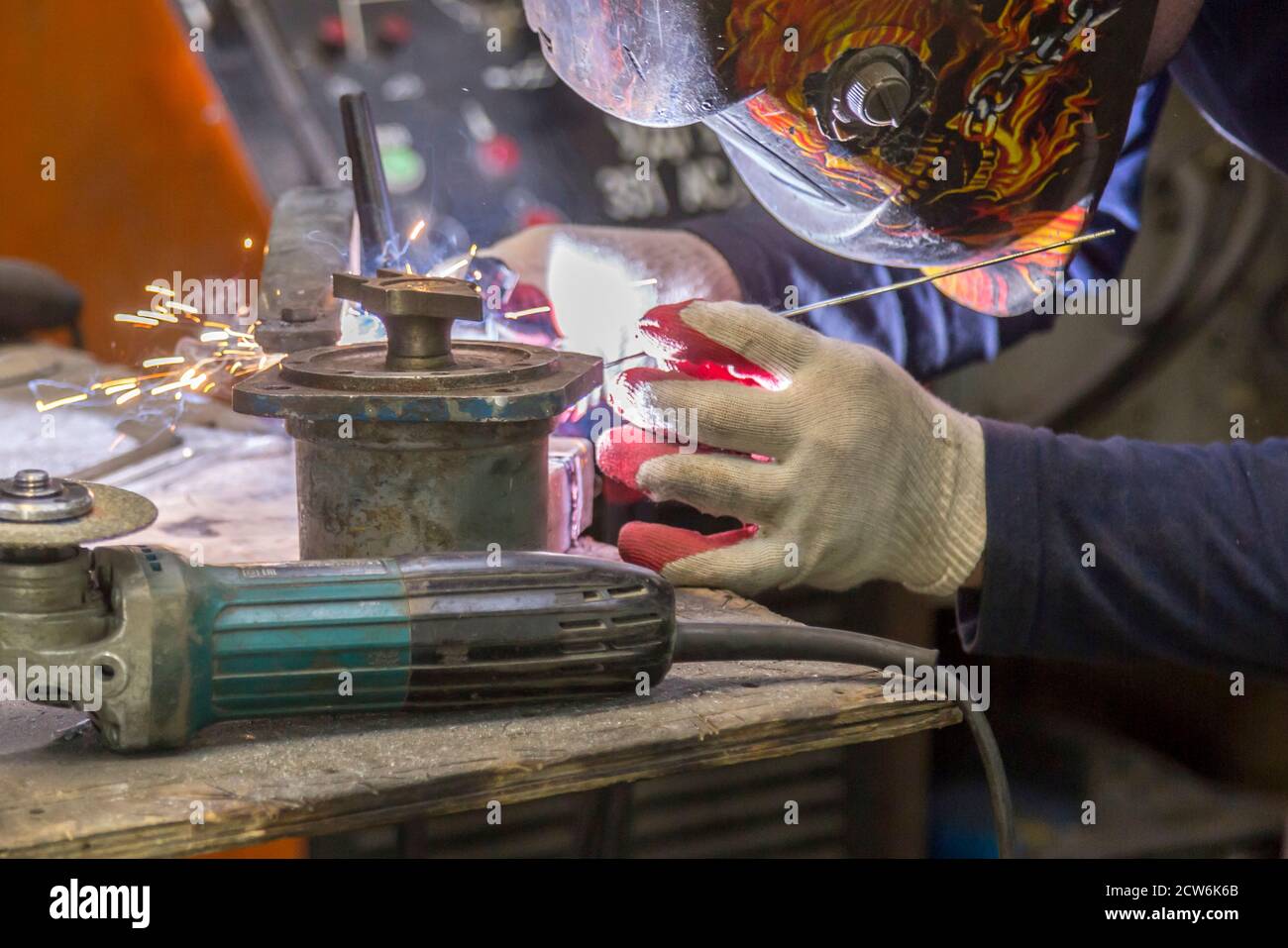 Tig welding car hi-res stock photography and images - Alamy