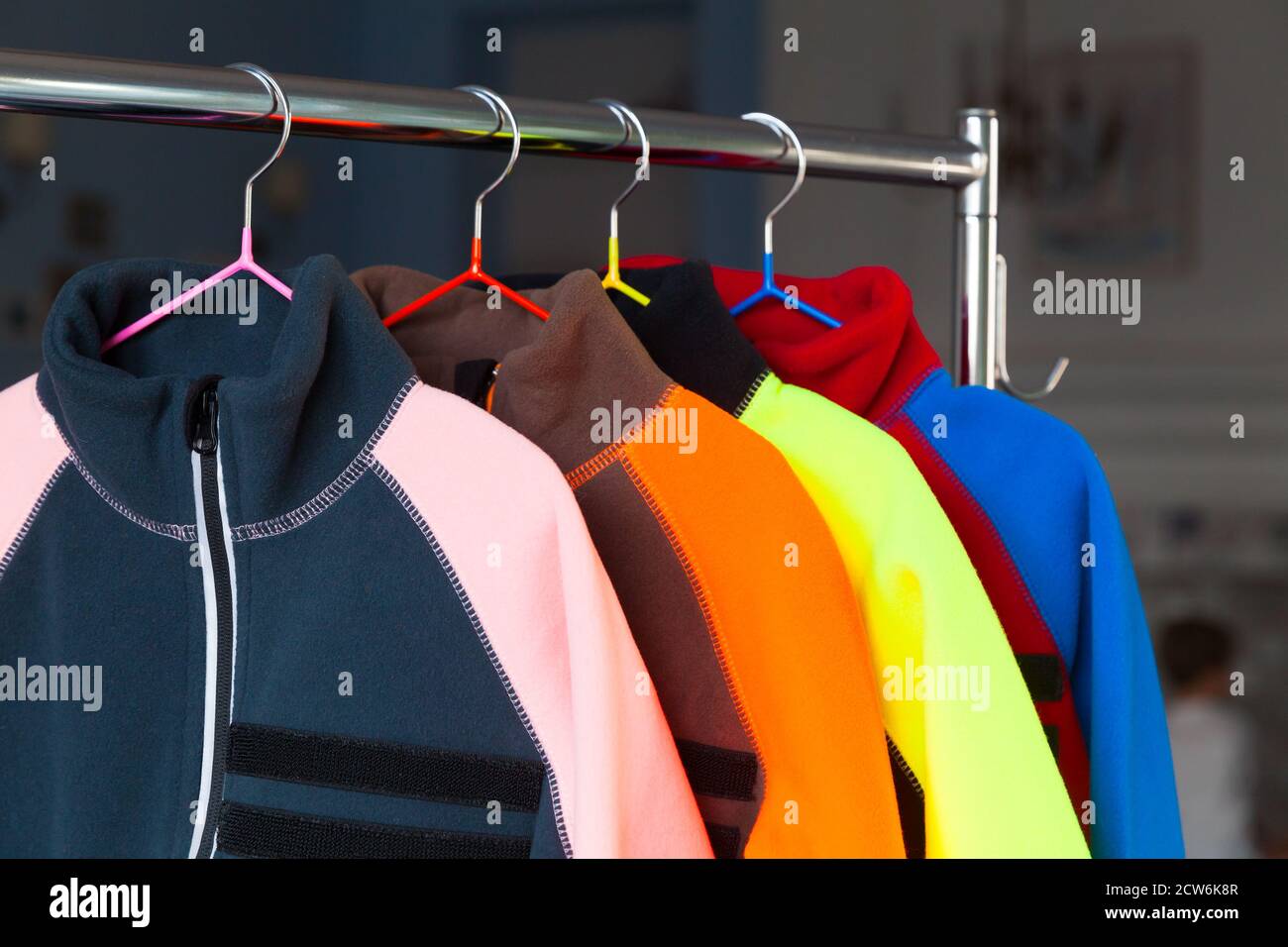 Black and yellow jackets hi-res stock photography and images - Alamy