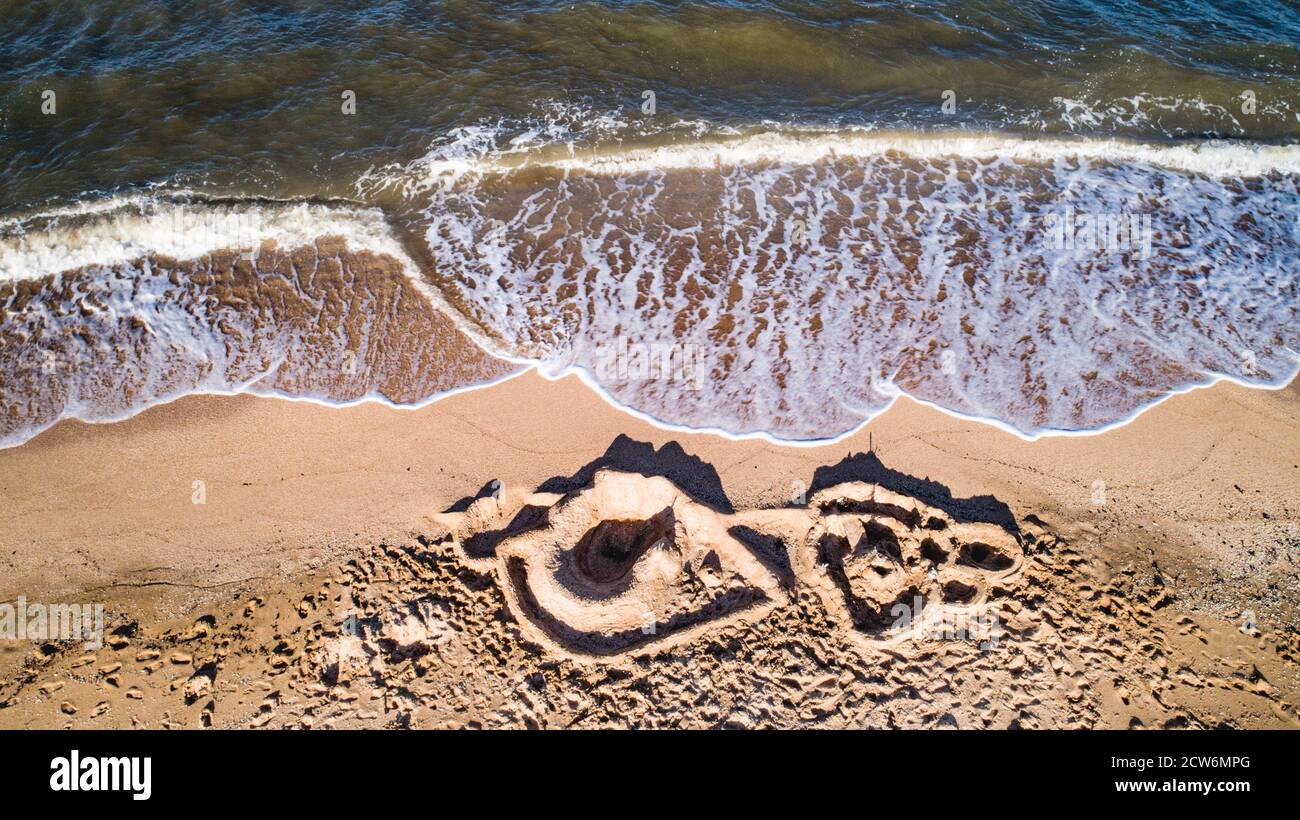 Sand castle top view hi-res stock photography and images - Alamy