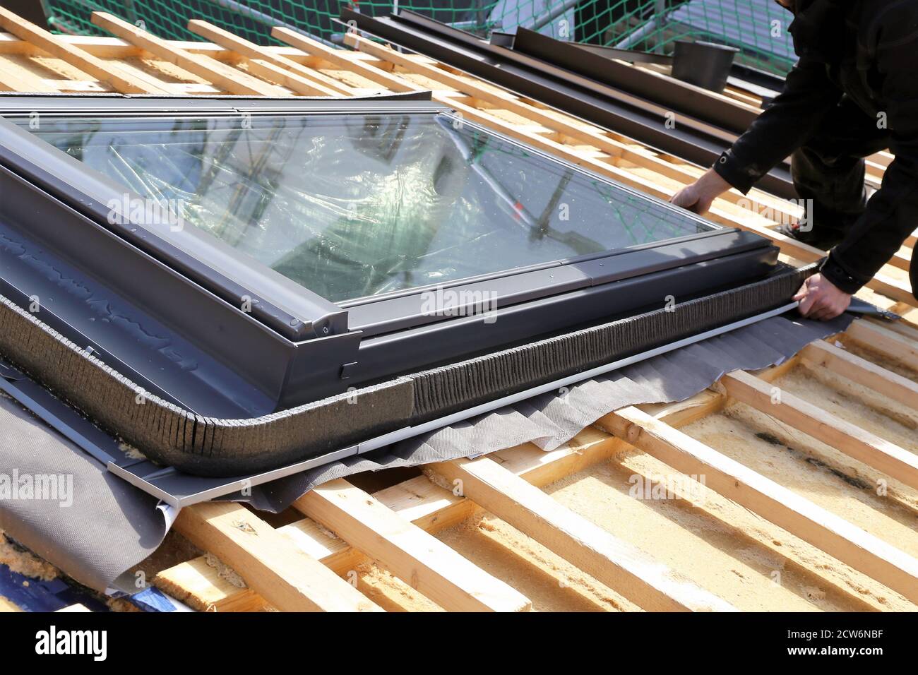 Installation and assembly of new roof windows as part of a roof ...