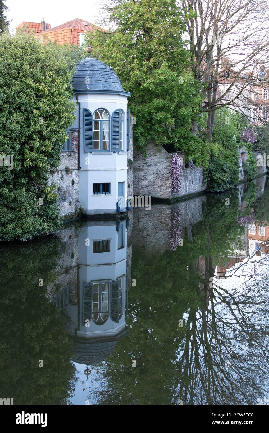 Spring in bruges hi-res stock photography and images - Alamy