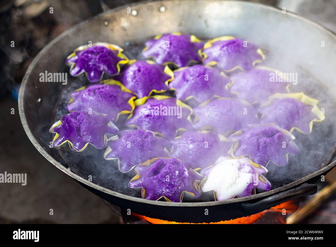 Steaming native rice cakes called 'bingka pinalutaw' in Cebu Stock ...