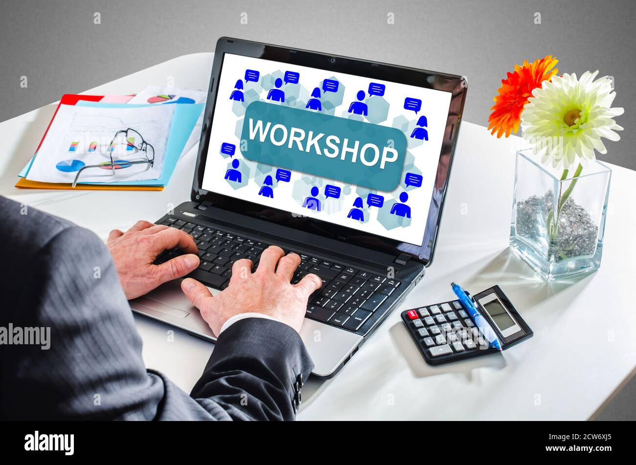 Hands on workshops hi-res stock photography and images - Alamy