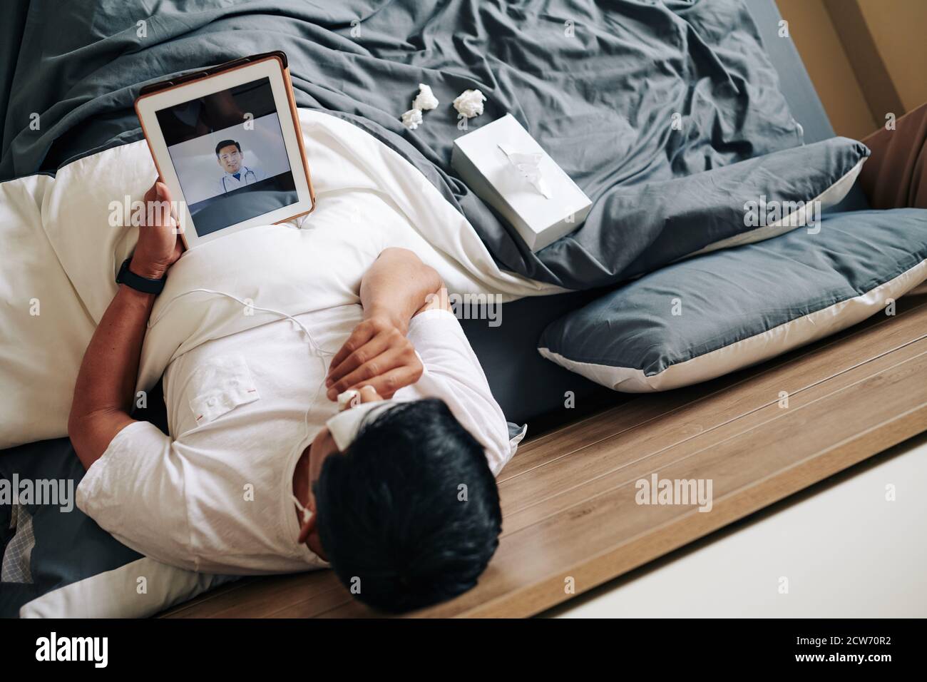 Doctor consulting room bed hi-res stock photography and images - Alamy