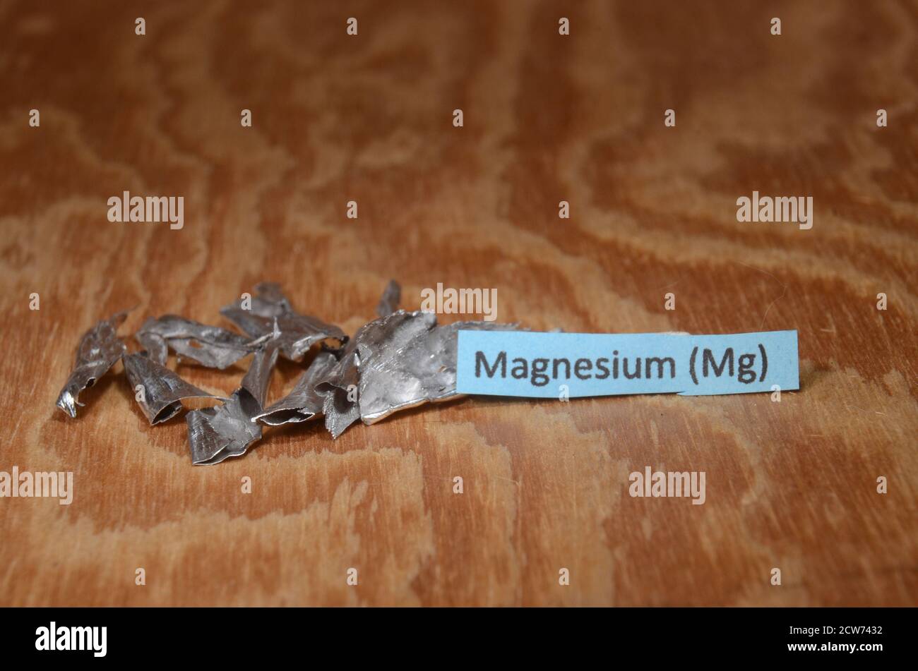 Samples of the earth-alkali element metal Magnesium (Mg Stock Photo - Alamy