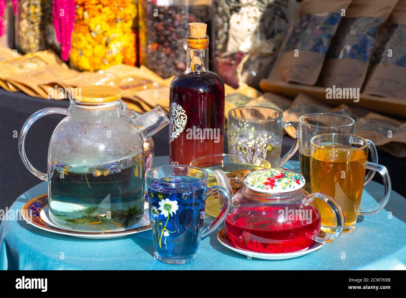 Different tea colours hi-res stock photography and images - Alamy