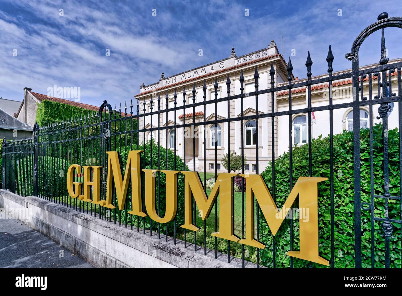 Mumm reims hi-res stock photography and images - Alamy