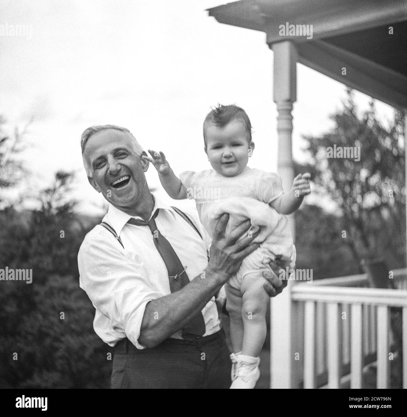 Vintage photo of baby 1950s hi-res stock photography and images - Alamy