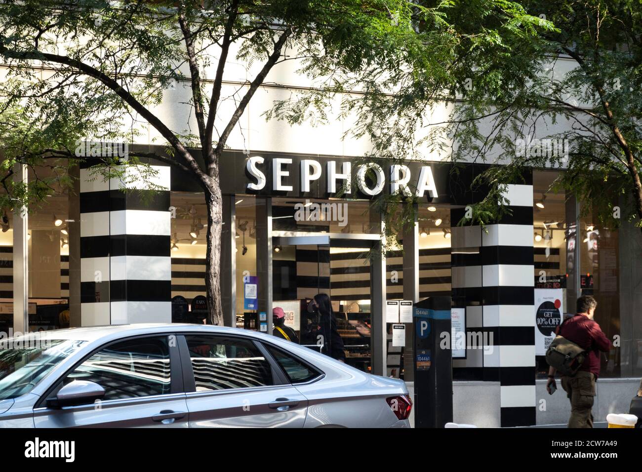 Sephora Cosmetics Storefront on East 42nd Street , NYC Stock Photo - Alamy