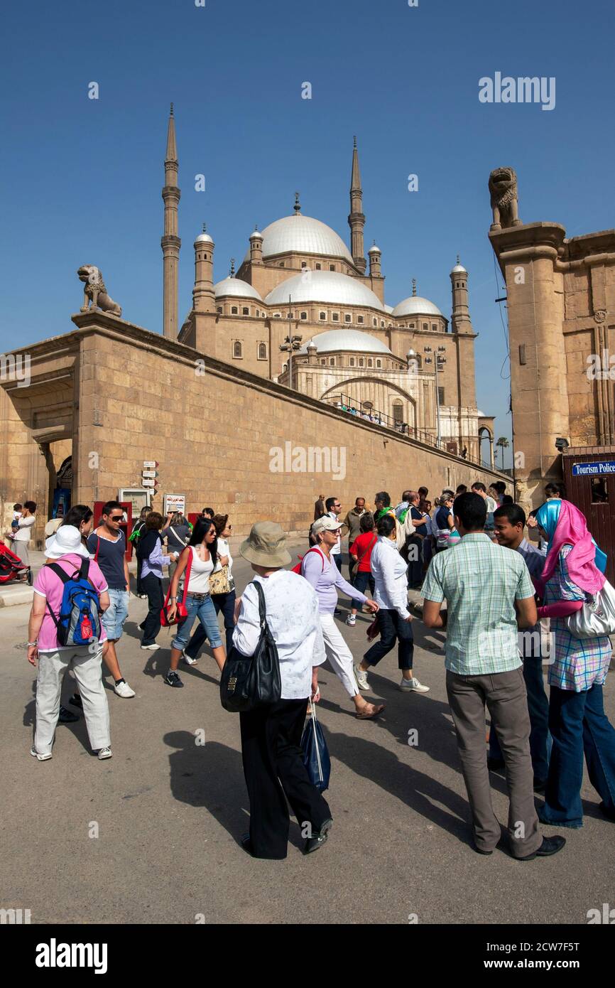 Medieval islamic hi-res stock photography and images - Alamy