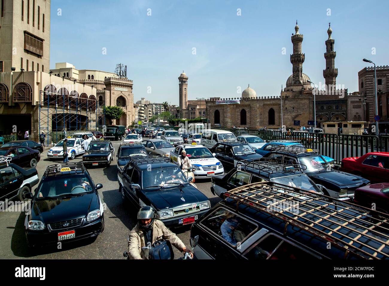 CAIRO, EGYPT - MARCH 13, 2010 : Traffic gridlock along an arterial road ...