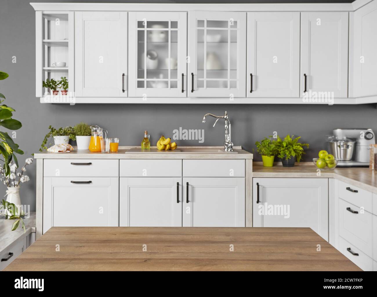 Front view of a counter top in a modern kitchen Stock Photo - Alamy