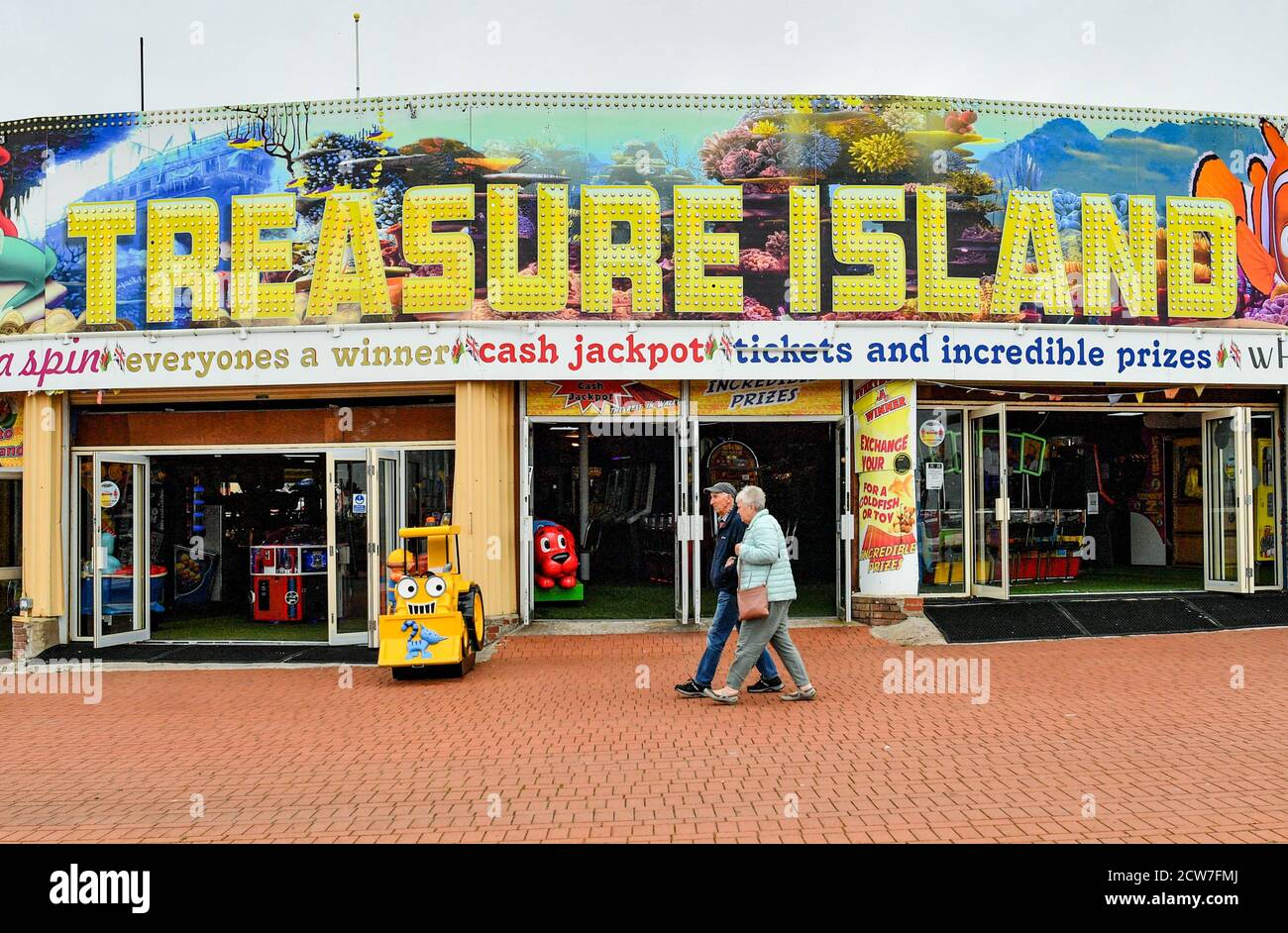 Arcades in barry island hi-res stock photography and images - Alamy