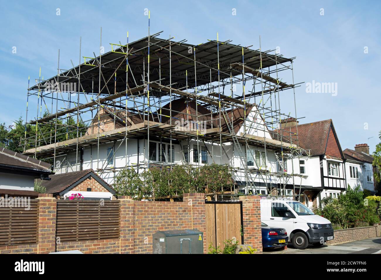 Loft conversion house uk hi-res stock photography and images - Alamy