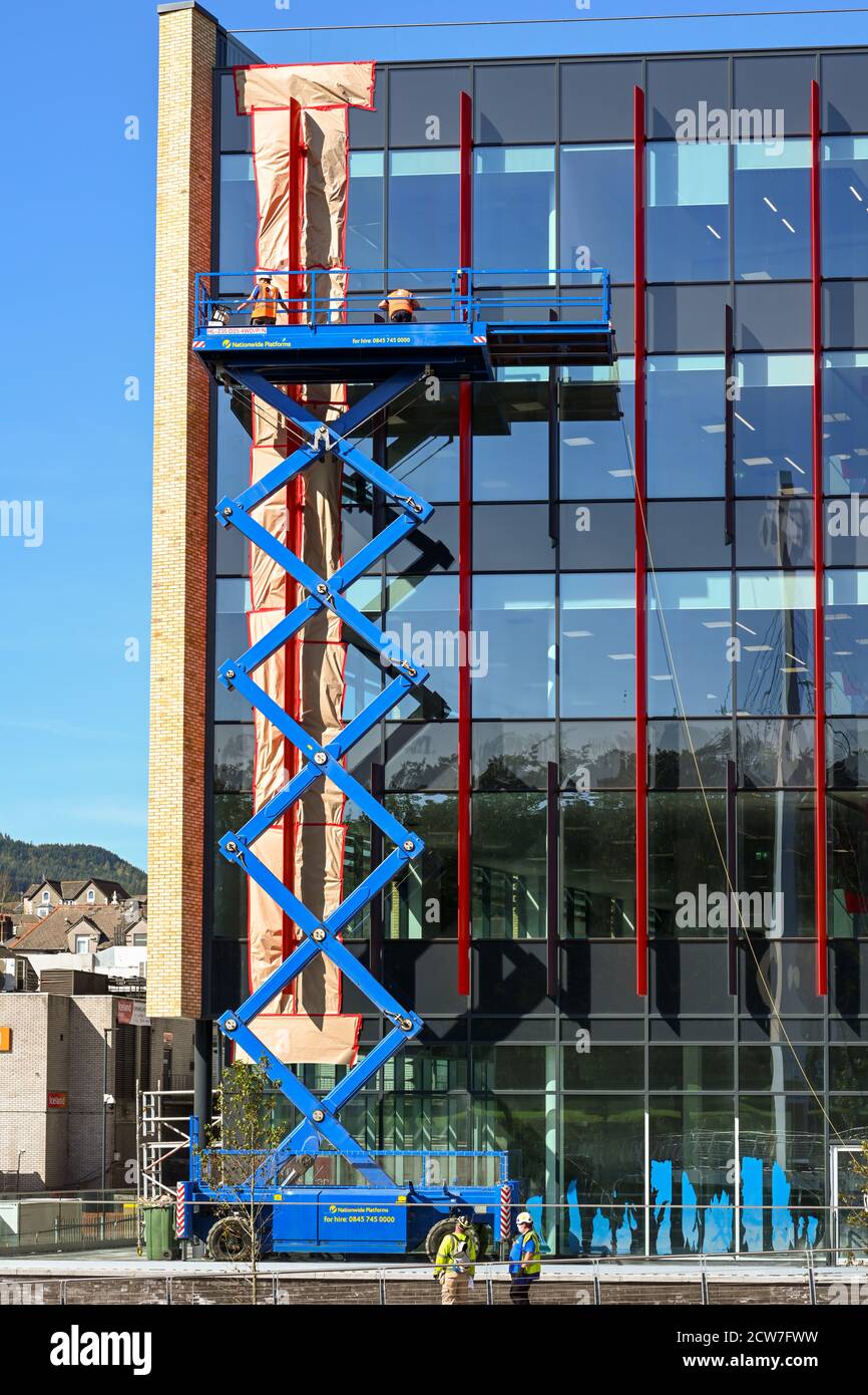 Hydraulic Lift In Building