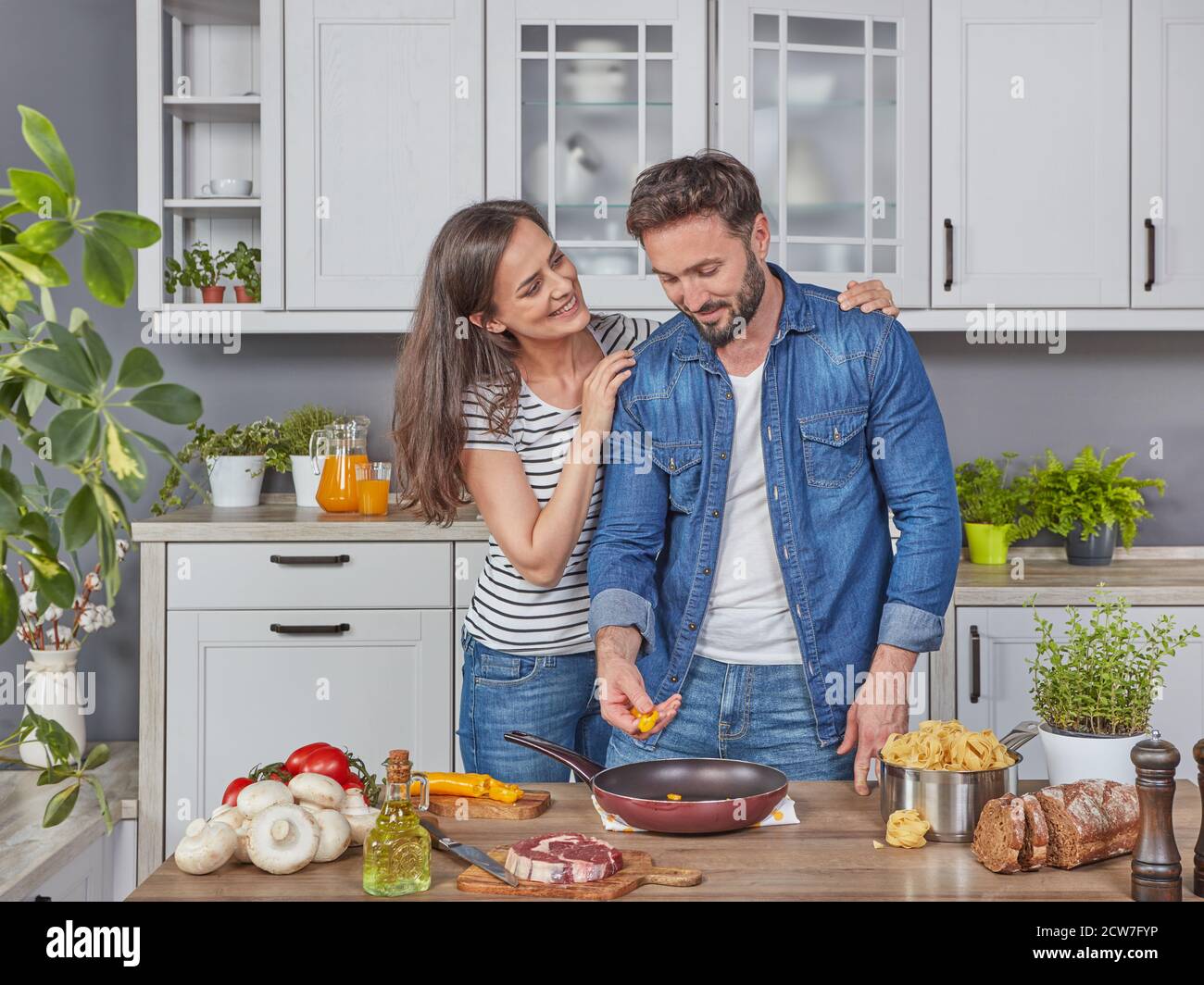 Women only cooking together home hi-res stock photography and images ...