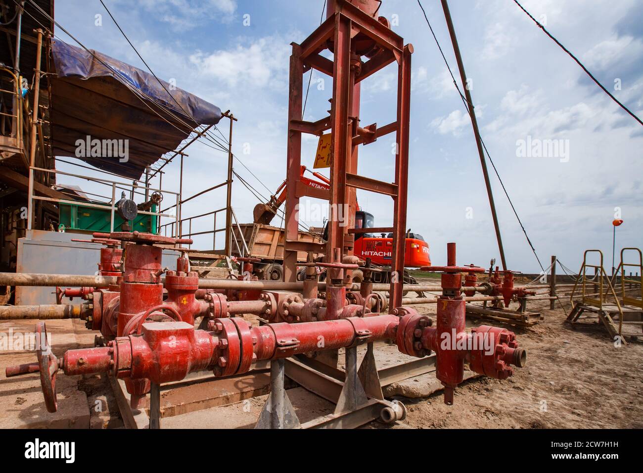 Oil extraction excavator hi-res stock photography and images - Alamy