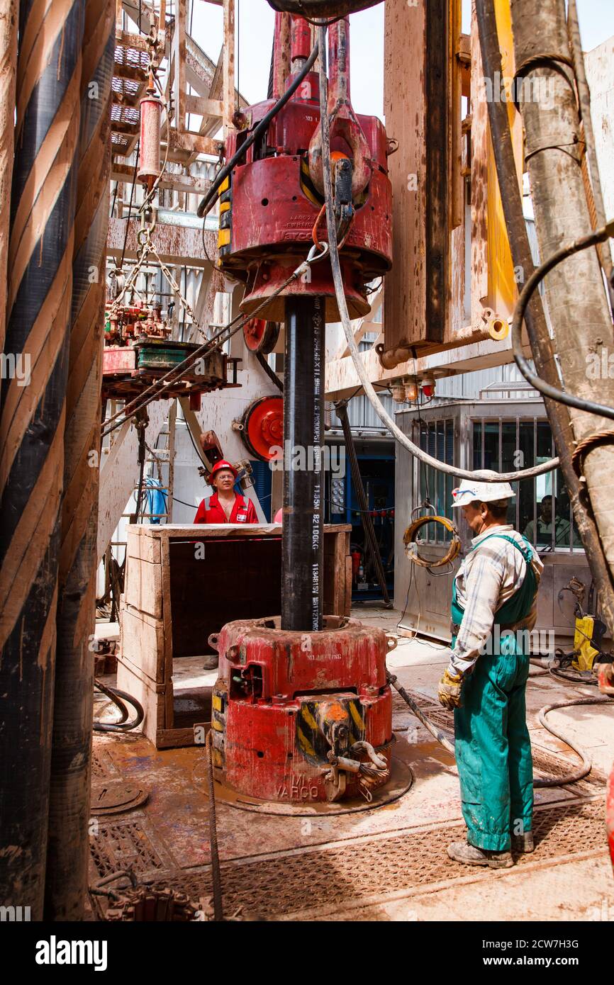 Oil rig pipes hi-res stock photography and images - Alamy