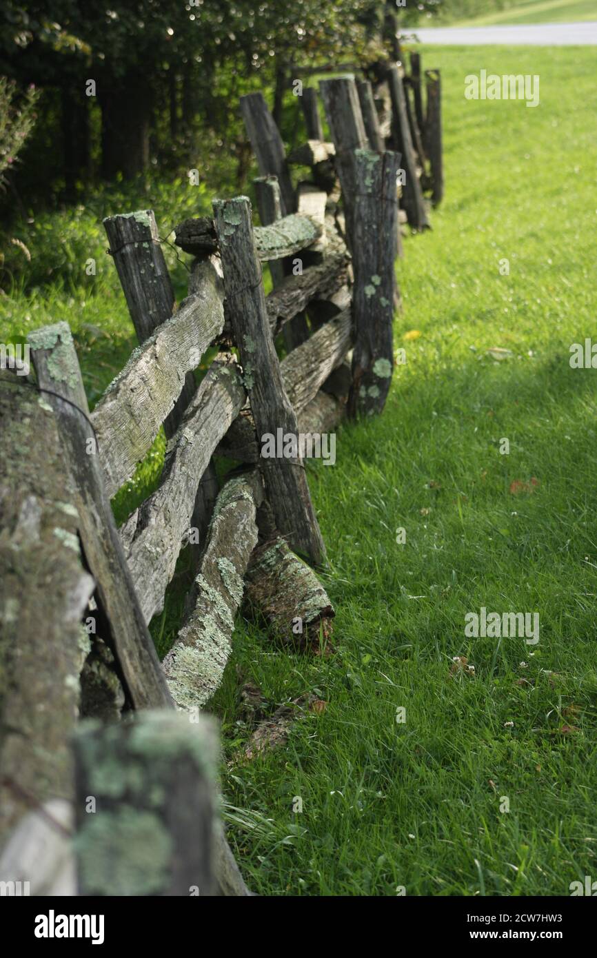 Old timber fencing rail hi-res stock photography and images - Alamy