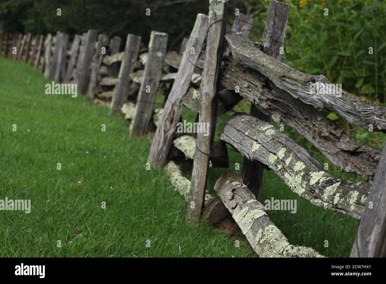 Simple, old split-rail fence in Virginia, USA Stock Photo - Alamy