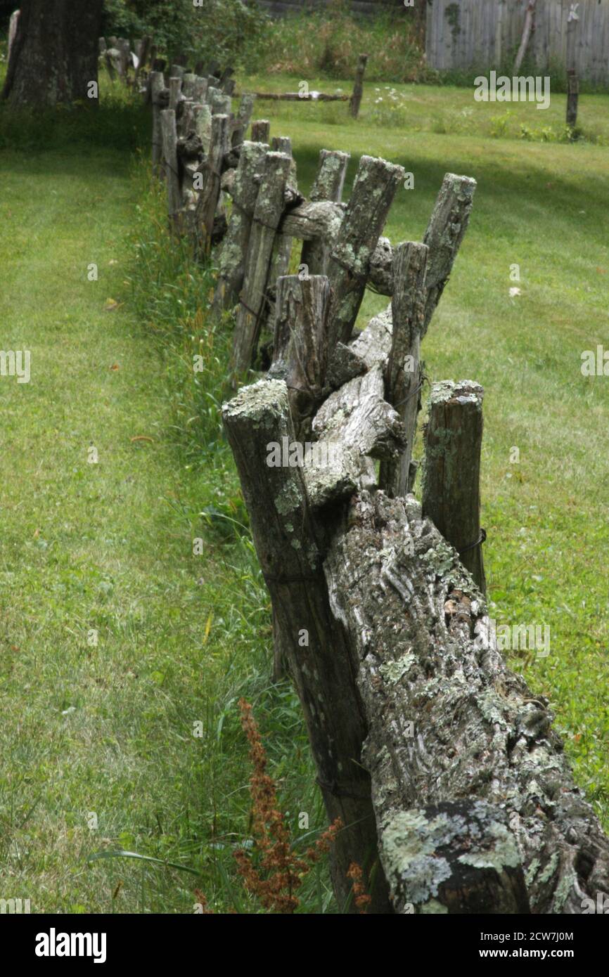 Old timber fencing rail hi-res stock photography and images - Alamy