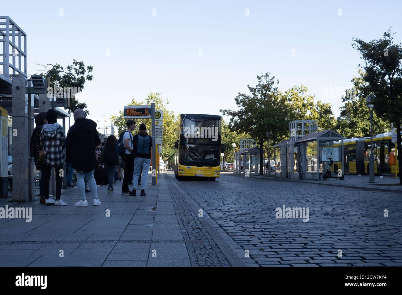 Berlin night bus stop hi-res stock photography and images - Alamy